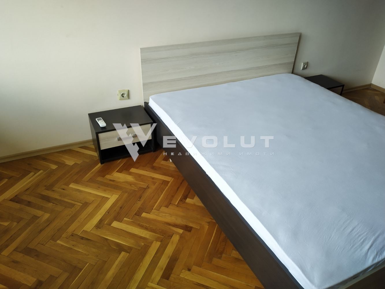 EVOLUT - ТРИ СТАИ! СВОБОДНО ПАРКИРАНЕ! БЛИЗО ДО ЦЕНТЪРА!